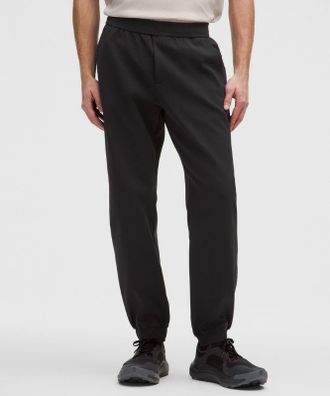 lululemon Sojourn Jogger Regular f&uuml;r M&auml;nner - Gr&ouml;&szlig;e 2XL in Black