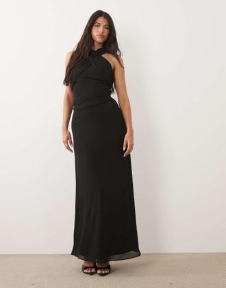 Tfnc Drapiertes Neckholder-Maxikleid aus Chiffon in Schwarz