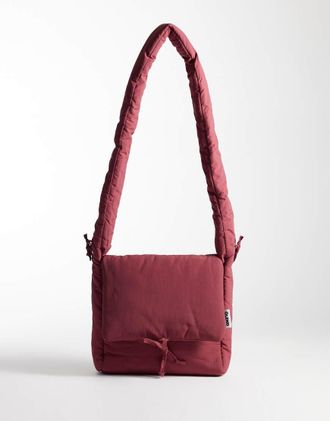 &Ouml;lend nina weiche Nylon-Crossbody-Tasche mit &Uuml;berschlag und gerafftem Henkel in Kirschrot
