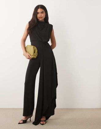 Tfnc Jumpsuit mit Drapierung und Bindeg&uuml;rtel in Schwarz