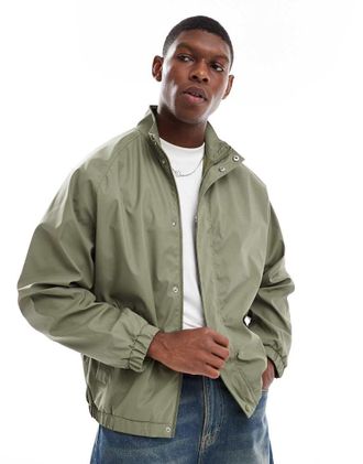 Asos Gummierte Oversize-Windjacke in Khaki-Gr&uuml;n