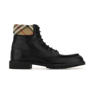 Burberry Schn&uuml;rstiefel mit ikonischem Karomuster - - Shoes - Herren - Schwarzk - 43 EU