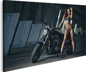 Islandburner Bild auf Leinwand Sexy Biker Fitness Girl Perfekt Schlank K&ouml;rper Schwarz Motorrad Leder Tragen Posieren Industrieplatz Wandbild Leinwandbild Bilder f&uuml;