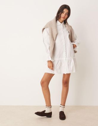 Miss Selfridge Besticktes Hemdblusenkleid aus Popeline in Weiß