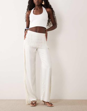 Asos Pantalon large en satin avec franges - Ivoire-Blanc