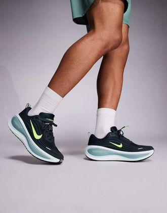 Nike Vomero Plus - Laufschuhe in Dunkelgr&uuml;n und Gelb