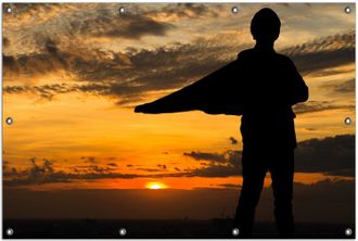 Wallario Outdoor-Poster f&uuml;r Garten oder Balkon Schatten eines Helden, Motivbanner Gr&ouml;&szlig;e: ca. 100 x 150 cm, Outdoor-Bild