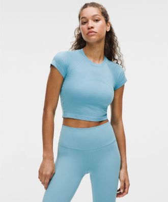 lululemon Swiftly Tech Crop-Kurzarmshirt 2.0 f&uuml;r Frauen - Gr&ouml;&szlig;e 14 in Washed Blue