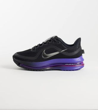 Nike Pegasus Premium Sneaker in Schwarz und Silber-Metallic