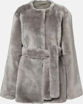 Toteme Jacke aus Shearling