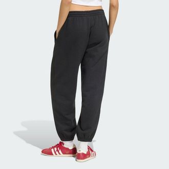 adidas Originals Jogginghose ESSENTIALS FLEECE-JOGGINGHOSE, LOCKERE PASSFORM (1-tlg)