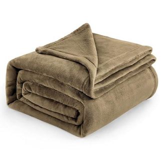 Bedsure Plaid Couverture Polaire Douillette - Plaid Polaire Douce et Chaude 220 x 240 cm, Couverture de Canapé Lit 2 Personnes, Grand Jeté de Canapé en Flanel