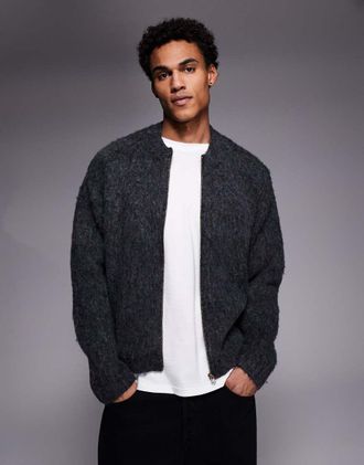 ADPT. Flauschige Strickjacke in Grau mit Rei&szlig;verschluss