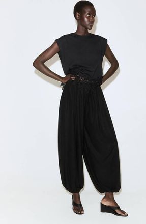 Mango T-shirt en coton avec broderies ajour&eacute;es noir - Femme - XS - MANGO