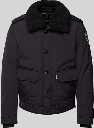 Blauer Jacke mit Label-Patch Modell RIVER