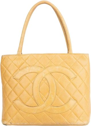 Chanel Crossbody Bags - Chanel Yellow Caviar Leather Medaillon Handbag - Gr. unisize - in Bunt - f&uuml;r Damen