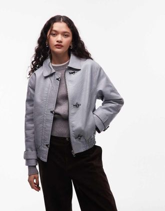 Collusion Veste en PU avec col et d&eacute;tails m&eacute;talliques - Bleu pastel