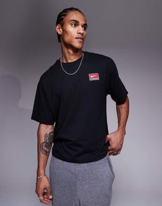 Nike Kastiges T-Shirt in Schwarz mit Retro-Logo