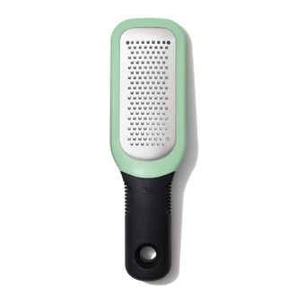 Oxo Good Grips Ingwer- und Knoblauchreibe aus ge&auml;tztem Edelstahl, gr&uuml;n - f&uuml;r Gew&uuml;rze