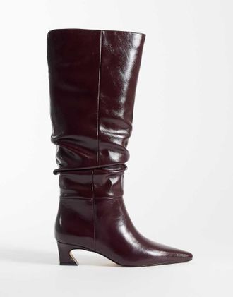 Steve Madden Clear Out Kitten-Heels, geraffte kniehohe Stiefel in Burgunderrot