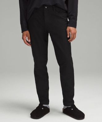 lululemon ABC Hose im Slim Fit mit 5 Taschen Utilitech f&uuml;r M&auml;nner - 86 cm - Gr&ouml;&szlig;e 42 in Black