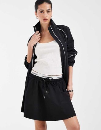 Tommy Jeans Minirock aus Popeline in Schwarz mit Logo-Bund, Kombiteil