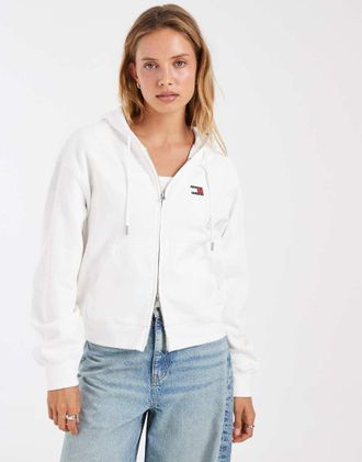 Tommy Jeans Kapuzenjacke in Wei&szlig; mit Rei&szlig;verschluss und Logo-Aufn&auml;her