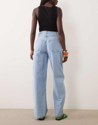 Miss Selfridge Jeans in Blau mit Beinschnitt in O-Form