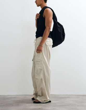 Weekday Workwear-Hose in Mole Dusty Light mit Kordelzug-Wei&szlig;