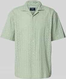 Mc Neal Regular Fit Freizeithemd mit Lochstickerei