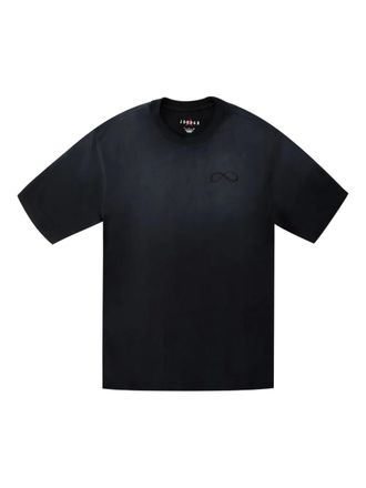 Nike T-Shirt mit Logo-Stickerei - Schwarz