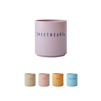 DESIGN LETTERS MINI Lieblingstasse in Tritan für Baby und Kinder, MINI SWEETHEART (Lavendel) - BPA-frei und BPS-frei, süße Worte auf Vorder- und Rückseite gedruckt, 