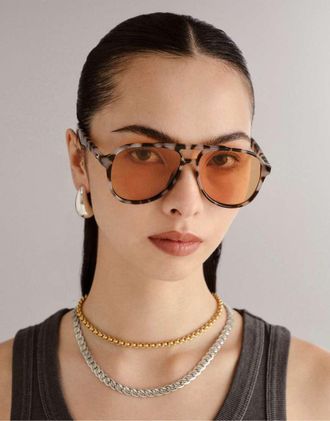 Le Specs Tragic Magic - Pilotensonnenbrille in keksbrauner Schildpatt-Optik mit bernsteinfarbenen Gl&auml;sern-Brown