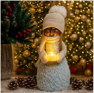 Com-Four Weihnachtsdeko Mädchen mit Kerze - Weihnachtsfigur stehend - Dekofigur zu Weihnachten - Standfigur mit flackerndem LED-Licht (Größe 3 - Mädchen blau)
