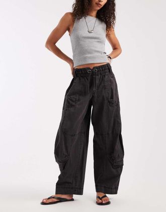 Free People pantalon parachute noir sable