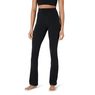 Amazon Essentials Damen Active FormFlex Bootcut-Leggings, Butterweich, mit Ausgestelltem Beinausschnitt, Hoch Tailliert mit 80,0cm Innennahtl&auml;nge, Schwarz, L