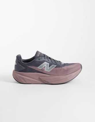 New Balance Fuelcell Rebel v5 Herren-Laufsneaker in Braun und Schwarz