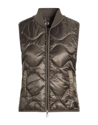 Canadian JOANNE VEST