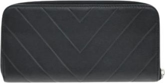 Chanel Portefeuille zipp&eacute; pr&eacute;-poss&eacute;d&eacute; avec breloque CC - Femme - Pre-owned - Noir - Taille: ONE Size