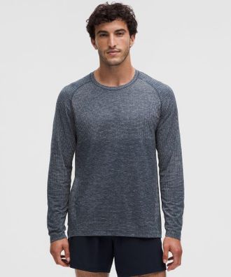 lululemon Metal Vent Tech Langarmshirt e Passform f&uuml;r M&auml;nner - Gr&ouml;&szlig;e XL in Starch Blue/True Navy