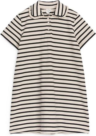 Arket Kleid Mit Rüschenkragen -Schwarz