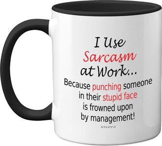 Stuff4 Lustige Tassen - I Use Sarcasm at Work - Schreibtisch-Tassen für Kollegen, Wichteln, Weihnachten, Geburtstag, 325 ml, spülmaschinenfest, schwarzer Gri