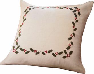 Loberon Kissenhülle Lenius, aufwendig Bestickt, Mistelzweigmotiv, Weihnachtsdekoration, Weihnachten, Leinen, Baumwolle, leinen/rot/grün