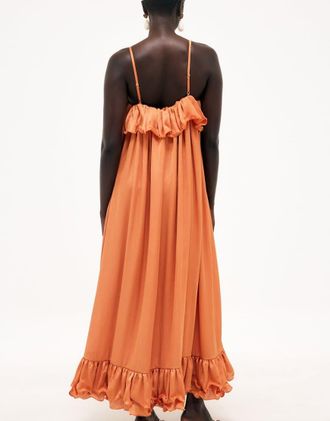 NA-KD Volumin&ouml;ses Maxikleid in Orange mit R&uuml;schen