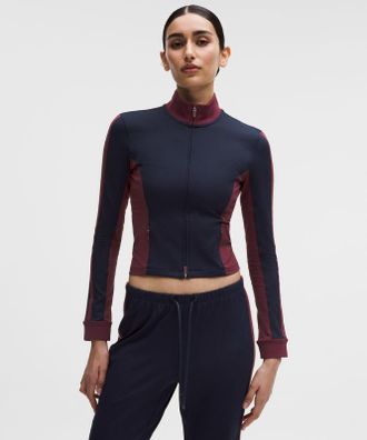 lululemon Trainingsjacke im Slim Fit mit Streifen f&uuml;r Frauen - Gr&ouml;&szlig;e XL in True Navy/Light Ivory/Burgundy Bay