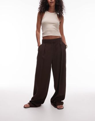Mango Elegante, l&auml;ssig geschnittene Hose in Schokobraun mit Biesen
