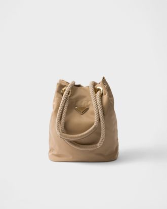 Prada Kleine Prada Mariner Bucket Bag aus Re-Nylon