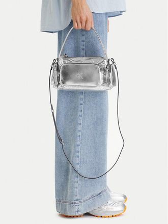 Calvin Klein Handtasche Pocket Silver Nylon Small Bag LV04F3443G Silberfarben