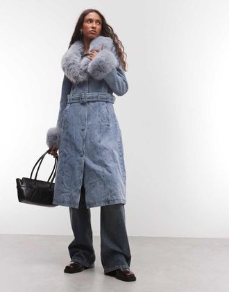 Azalea Wang Azalea Wang Kaya trench-coat avec bordure en fausse fourrure bleu denim clair