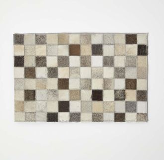 Homescapes Leder-Tischset 4er-Set 46x30 cm grau-Creme-beige, Karierte Patchwork Platzsets aus Leder mit Fell und Filz-Unterseite